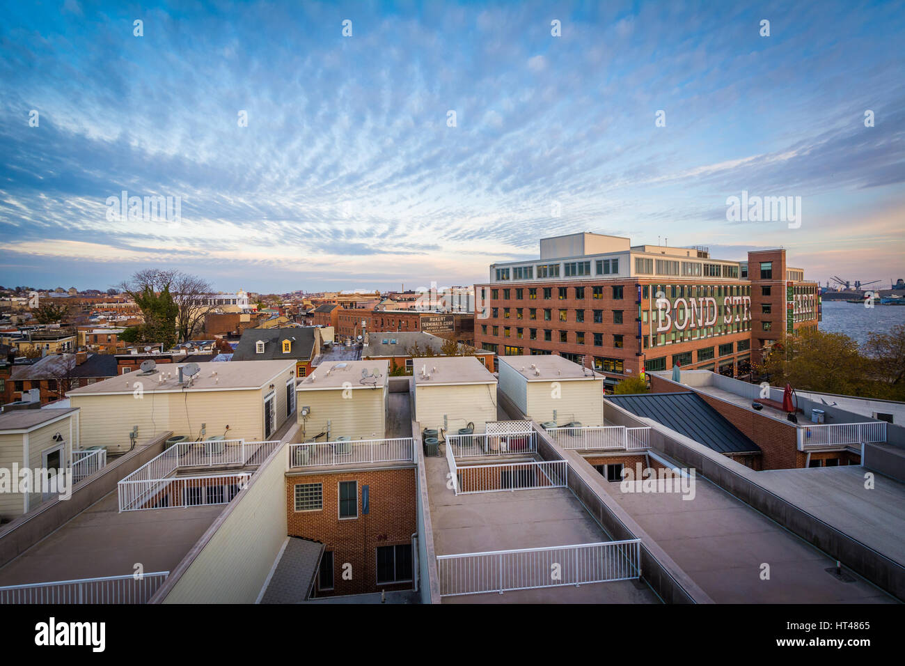 Rooftop decks hi-res stock photography and images - Alamy
