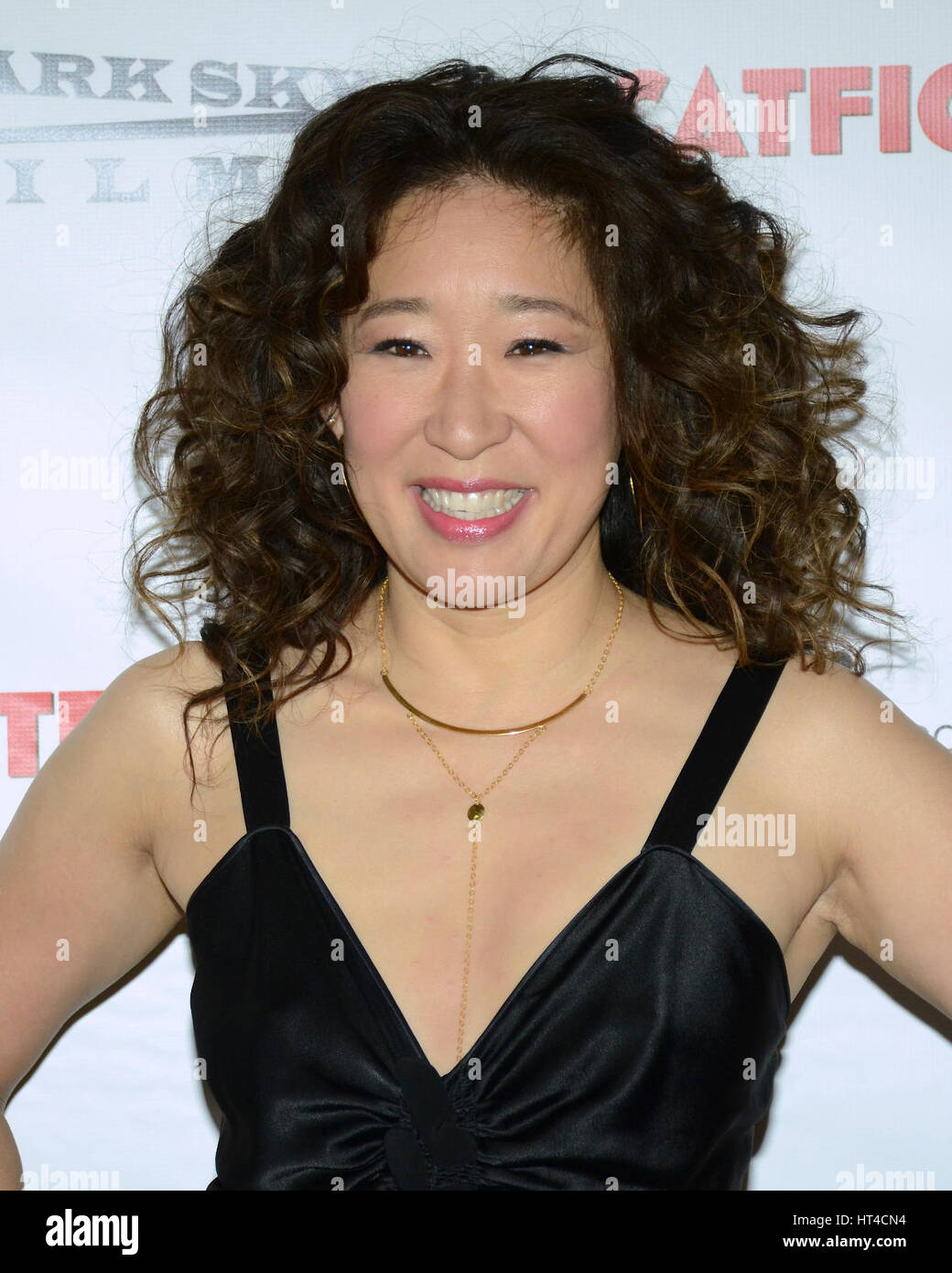 Sandra oh hi-res stock photography and images - Alamy