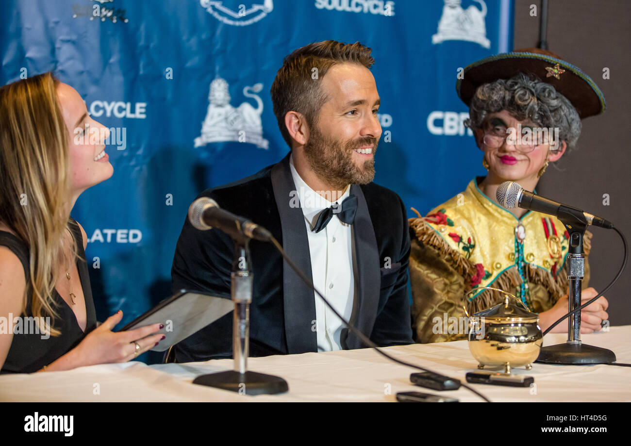 Hasty Pudding Theatricals honors Ryan Reynolds as 2017 Man Of The Year ...