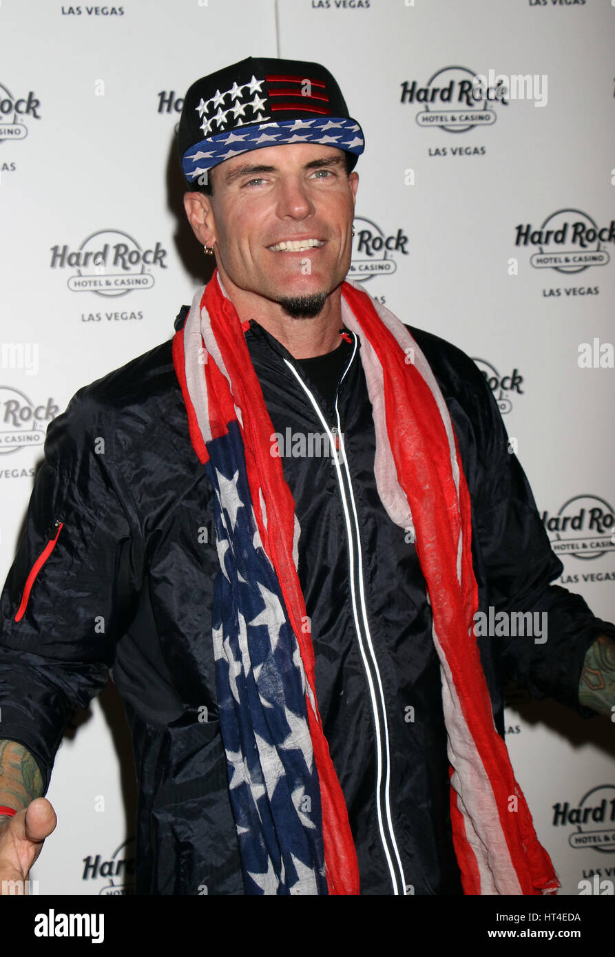 Rap Legend Vanilla Ice hosts 'I Love The 90's' Tour Afterparty at ...