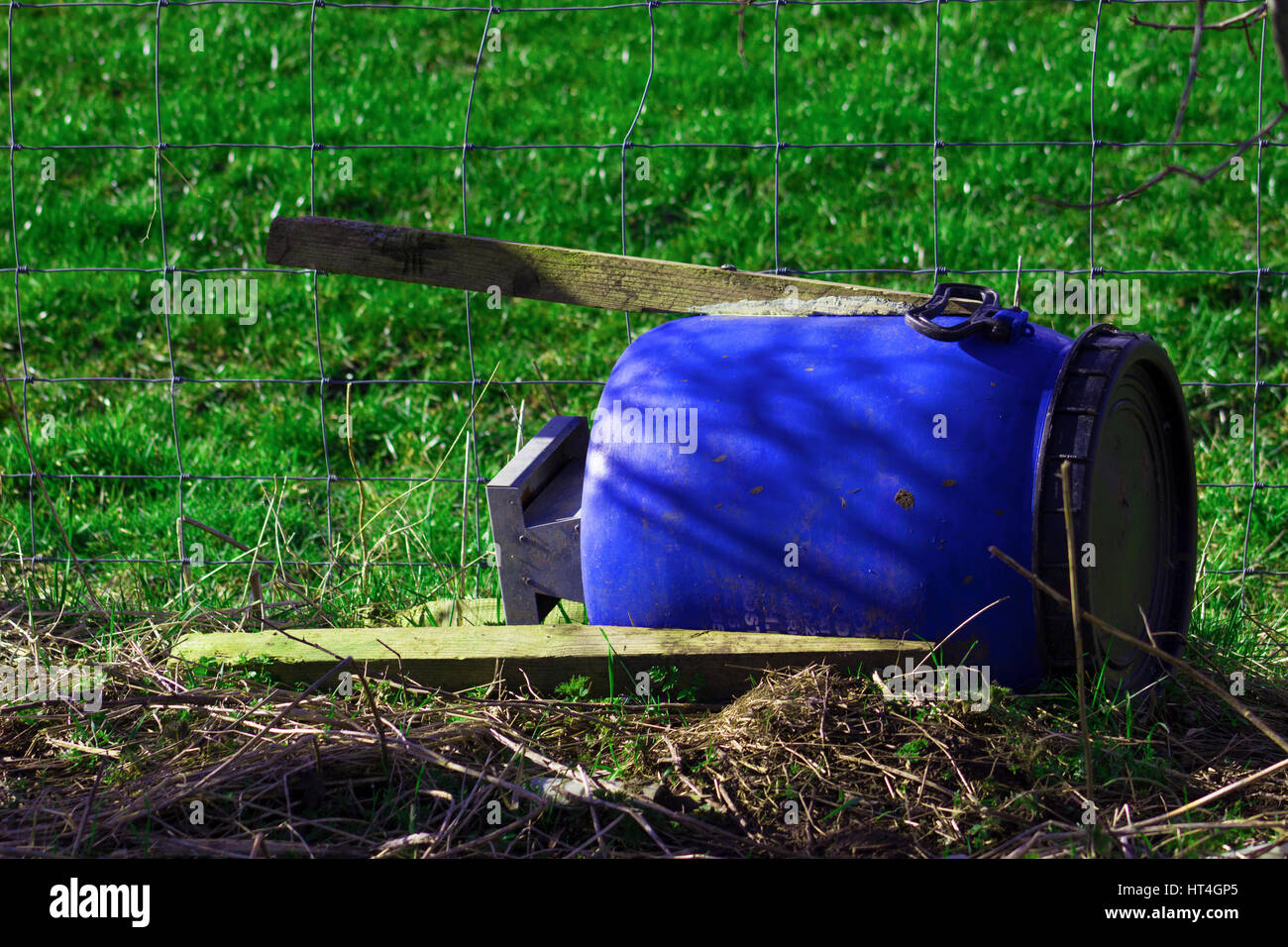 Blue canister hi-res stock photography and images - Alamy