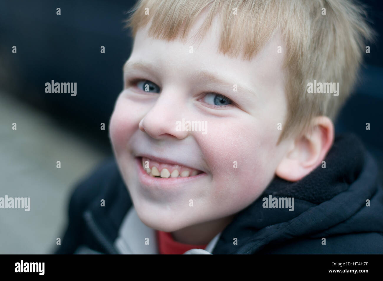 Happy looking child hi-res stock photography and images - Alamy