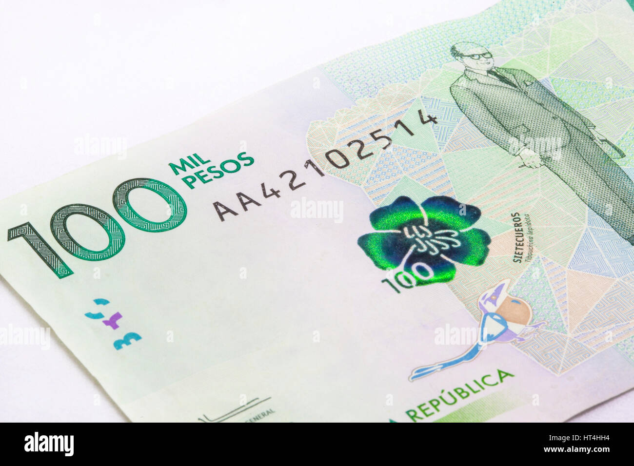 100 pesos paper bill hi-res stock photography and images - Alamy