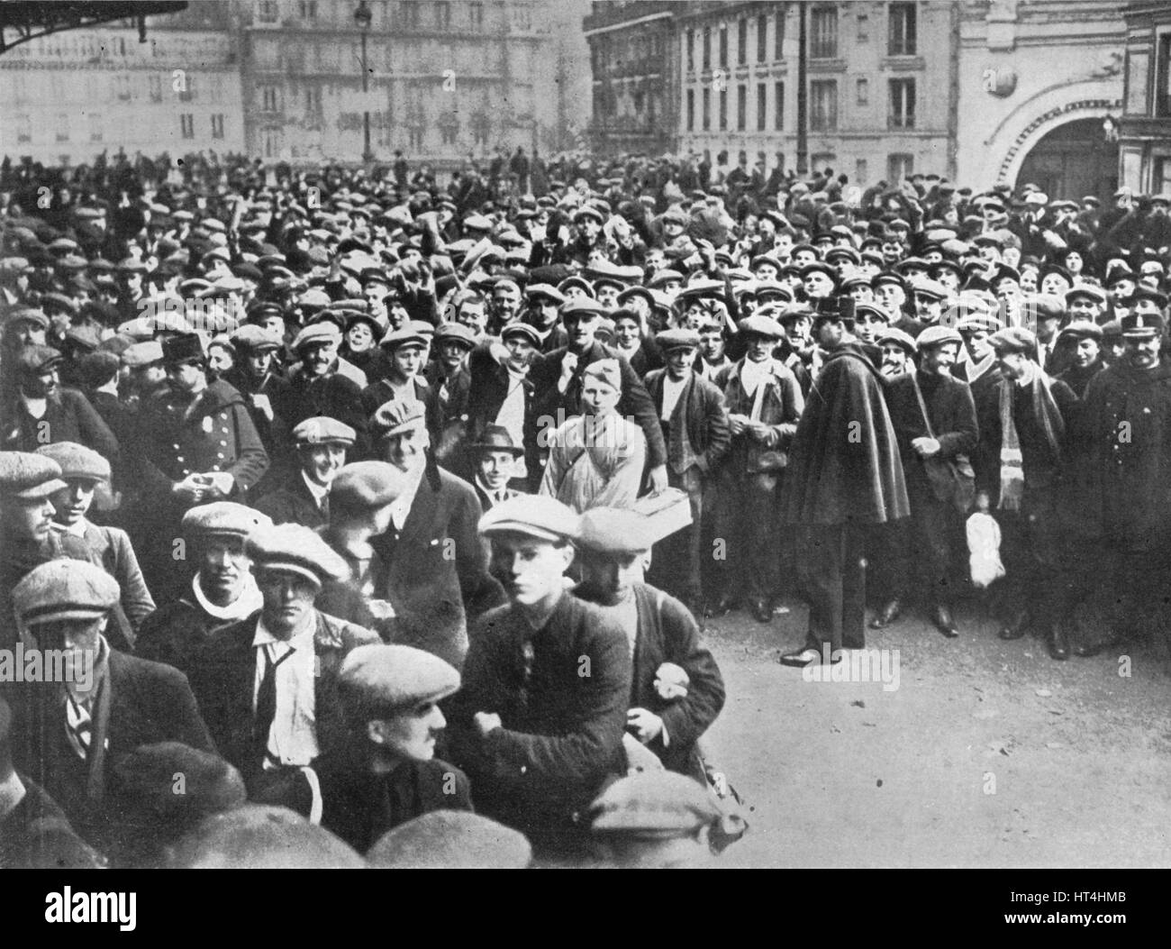 'The new French armies: Conscripts and volunteers waiting to enrol for ...
