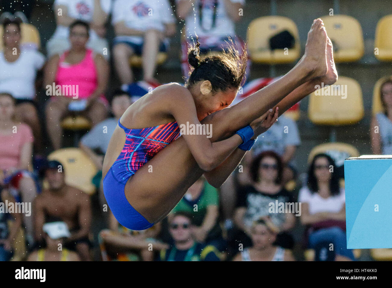 Woman 10m platform final hi-res stock photography and images - Alamy