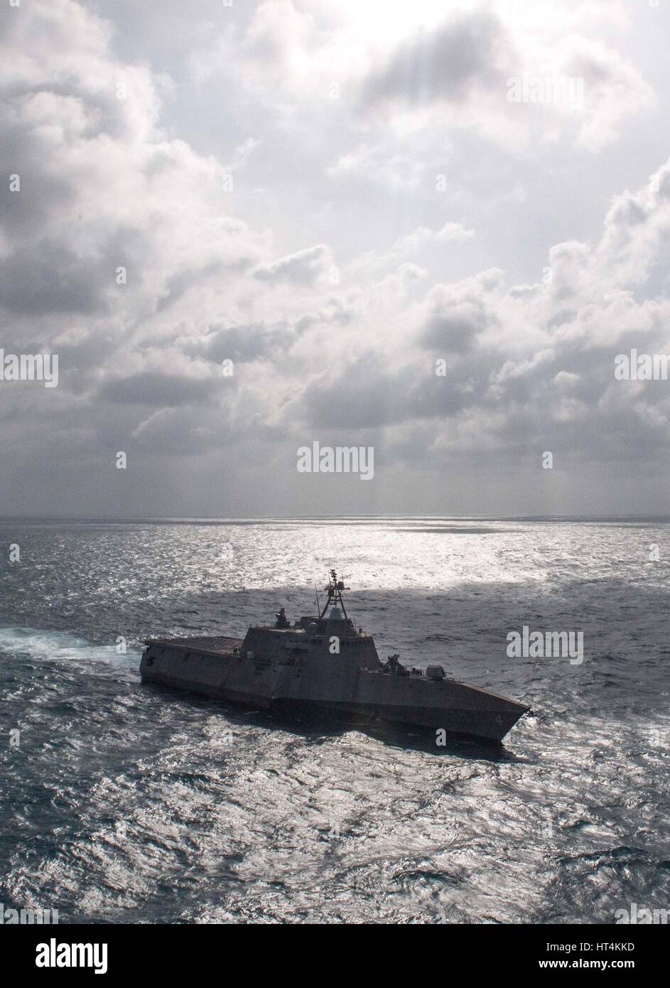 The USN Independence-class littoral combat ship USS Coronado steams ...