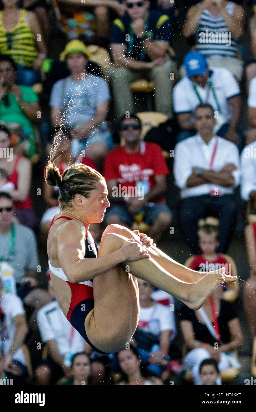 Womens diving platform hi-res stock photography and images - Alamy