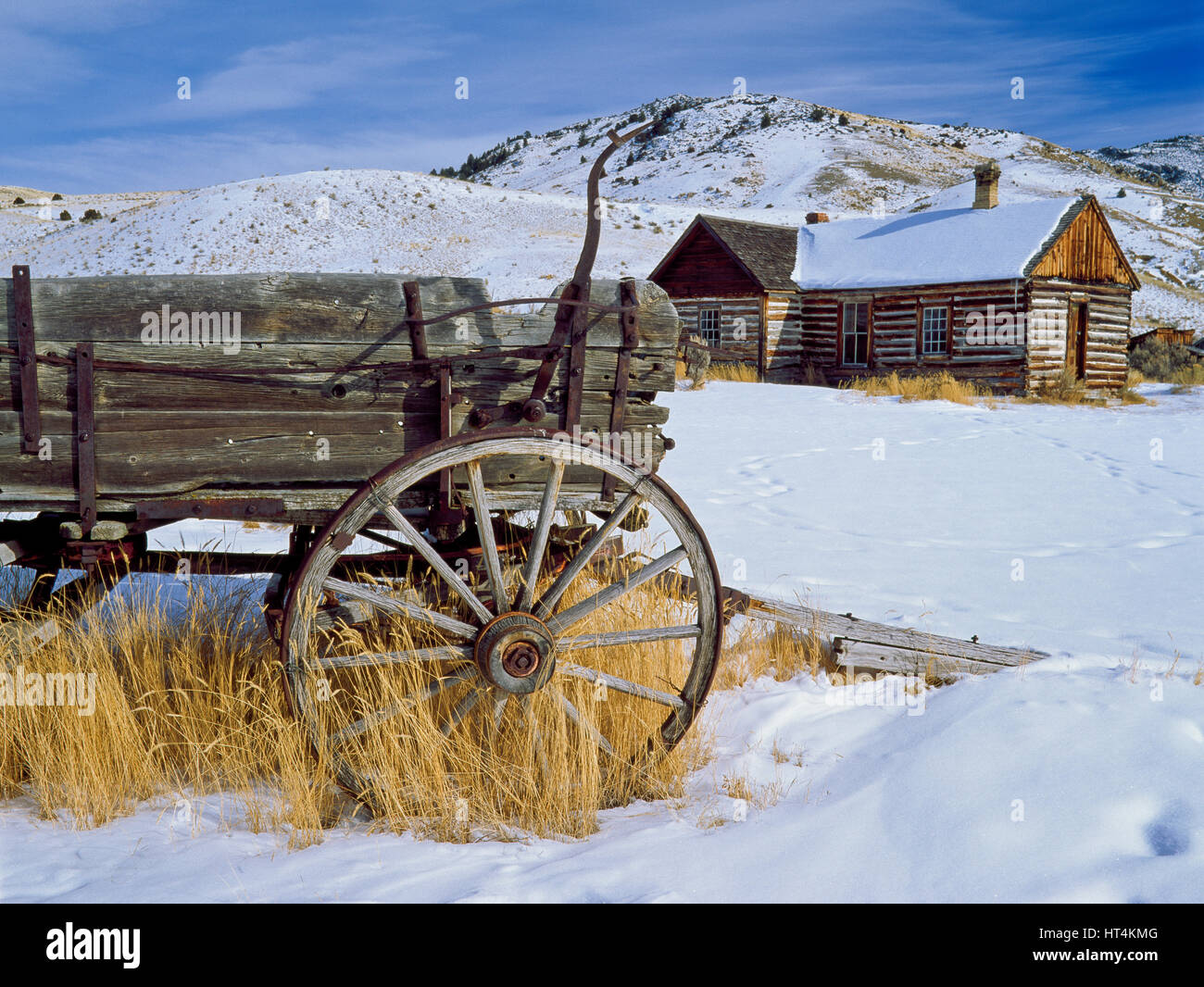 Old west scenery with wagon hi-res stock photography and images - Alamy