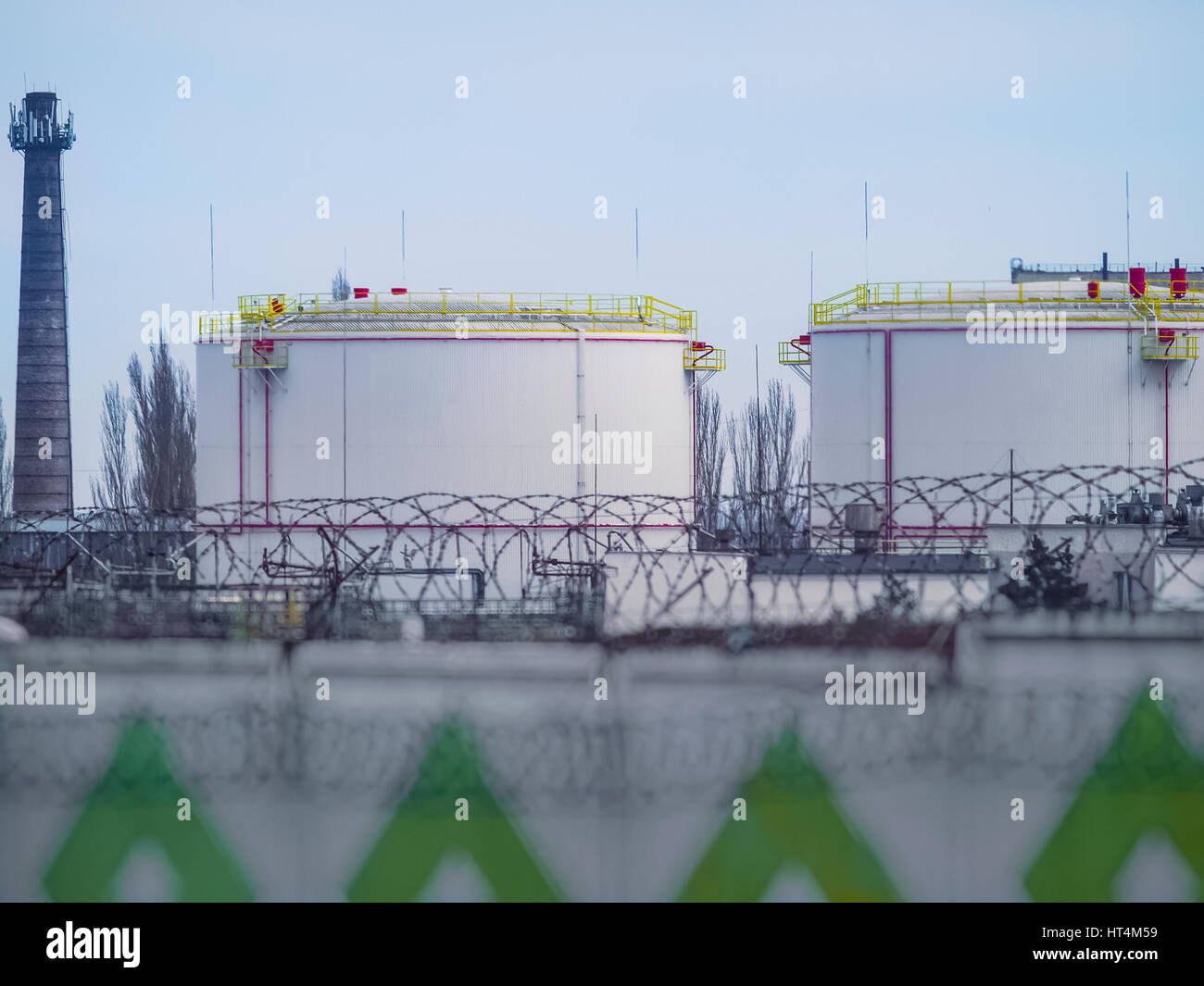 Large oil tanks hi-res stock photography and images - Alamy