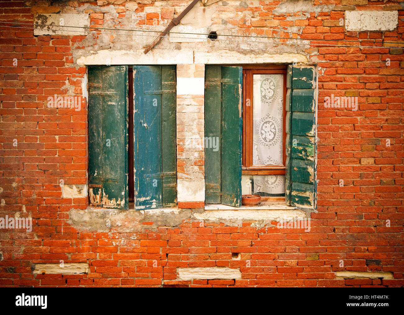 Beautiful old building windows hi-res stock photography and images - Alamy