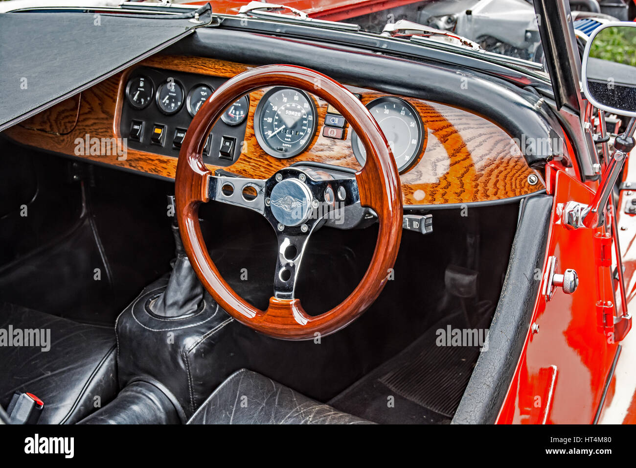 Cockpit and Dashboard of a 1986 Morgan Sports car Stock Photo - Alamy