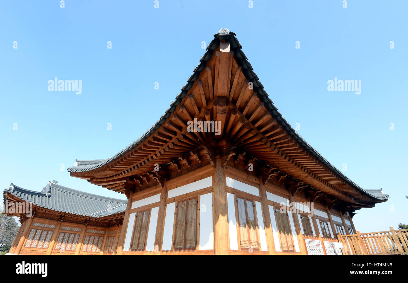 Wide Angle of Traditional Korean Roof Stock Photo - Alamy