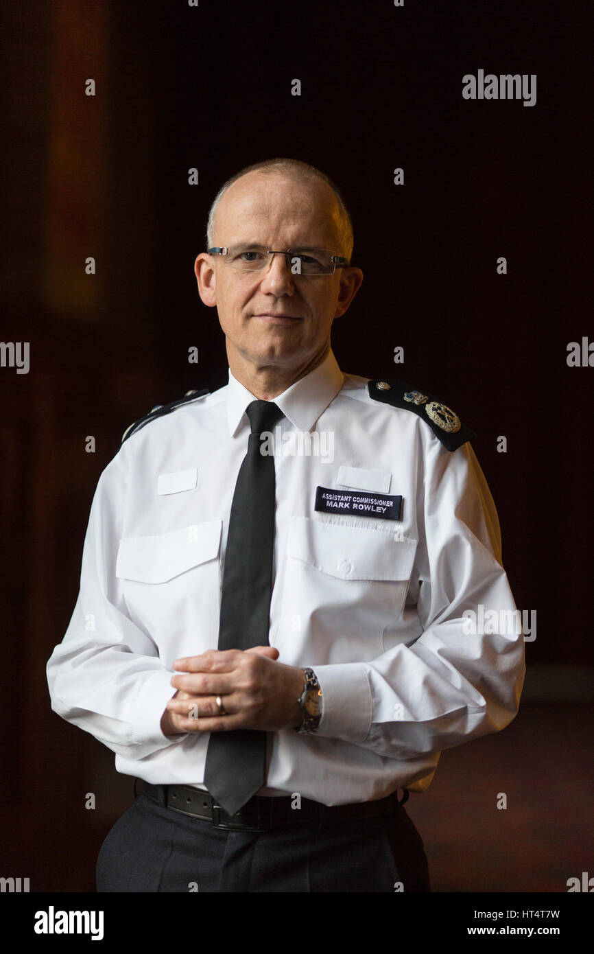 Assistant commissioner for specialist operations in the metropolitan ...