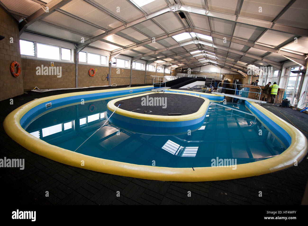 Manor with pool hi-res stock photography and images - Alamy