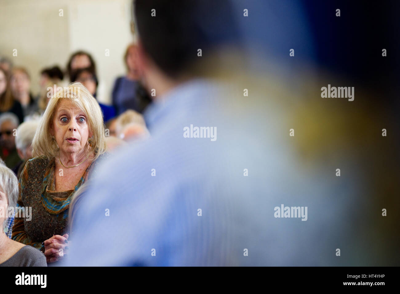 Congressman town hall hi-res stock photography and images - Alamy