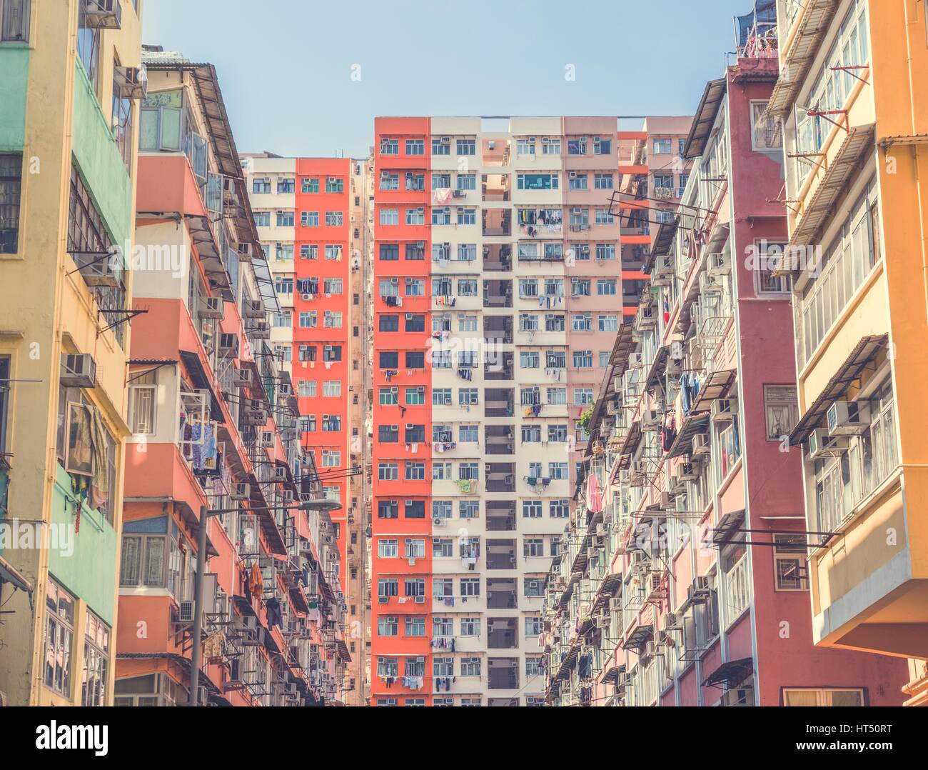 Overcrowded Downtown Building Abandon Apartment Stock Photo - Alamy