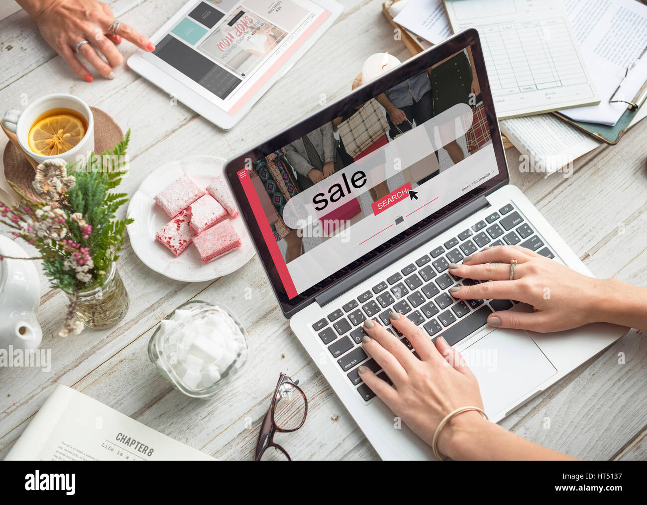 Restaurant sale discount hi-res stock photography and images - Alamy