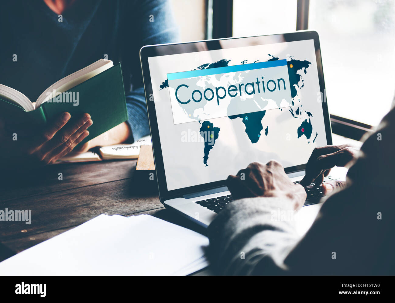 Cooperation Global Connection Management Icon Stock Photo - Alamy