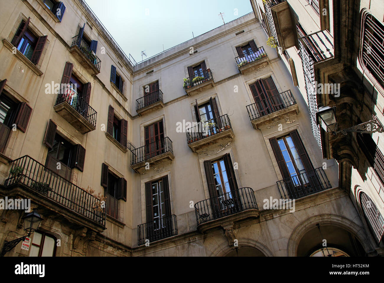 Barrio gótico night hi-res stock photography and images - Alamy