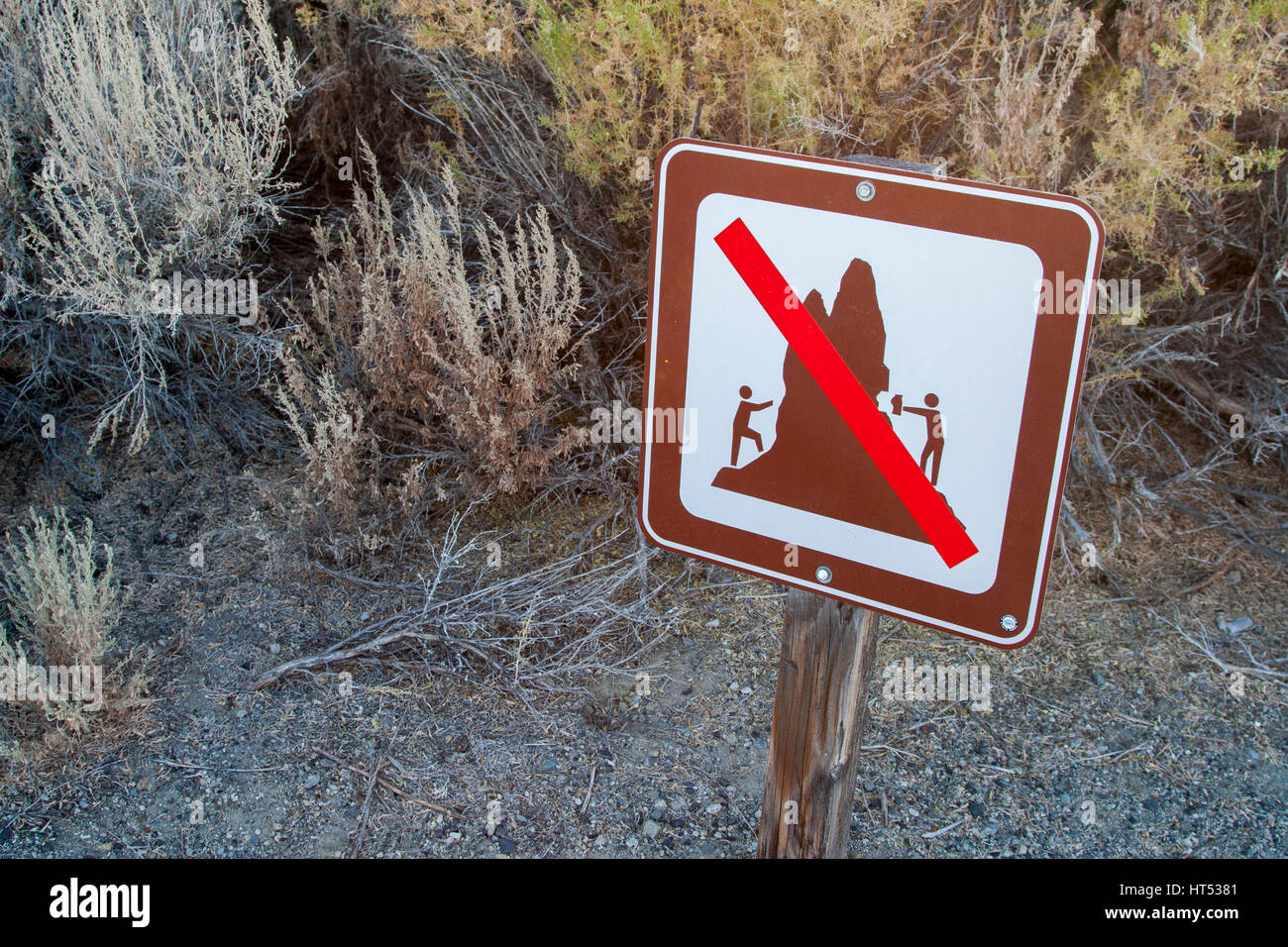 Mono lake signage hi-res stock photography and images - Alamy