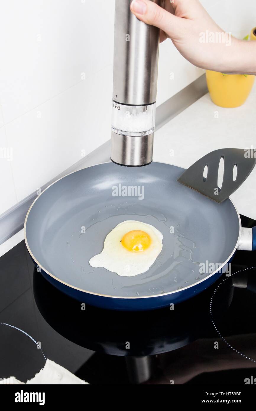 Salt woman cooking hi-res stock photography and images - Alamy