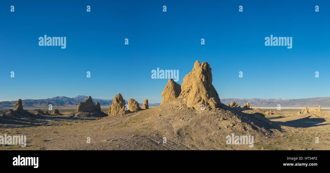 Rock formations stretch into the wilderness of the Mojave desert in ...