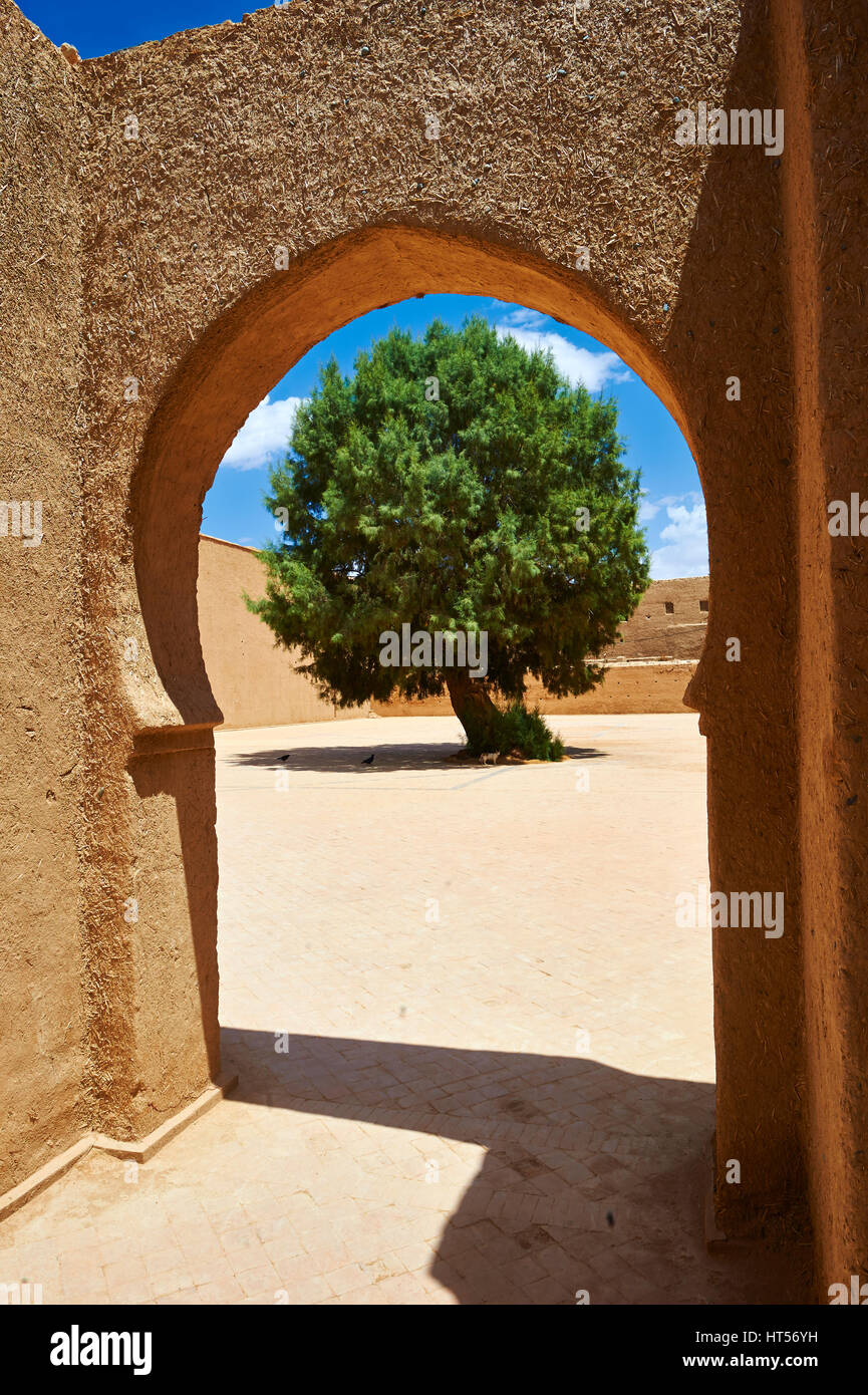 Arabesque adobe arch to the inner courtyard of the Alaouite Ksar Fida ...