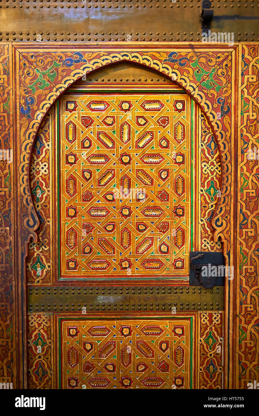 Berber Mocarabe Honeycomb work plaster decorations and Berber design ...