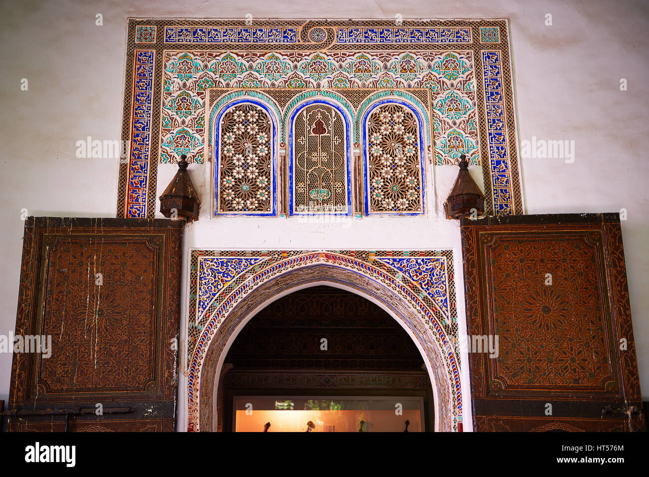 Berber arabesque Mocarabe plasterwork door surrounds.The Petite Court ...