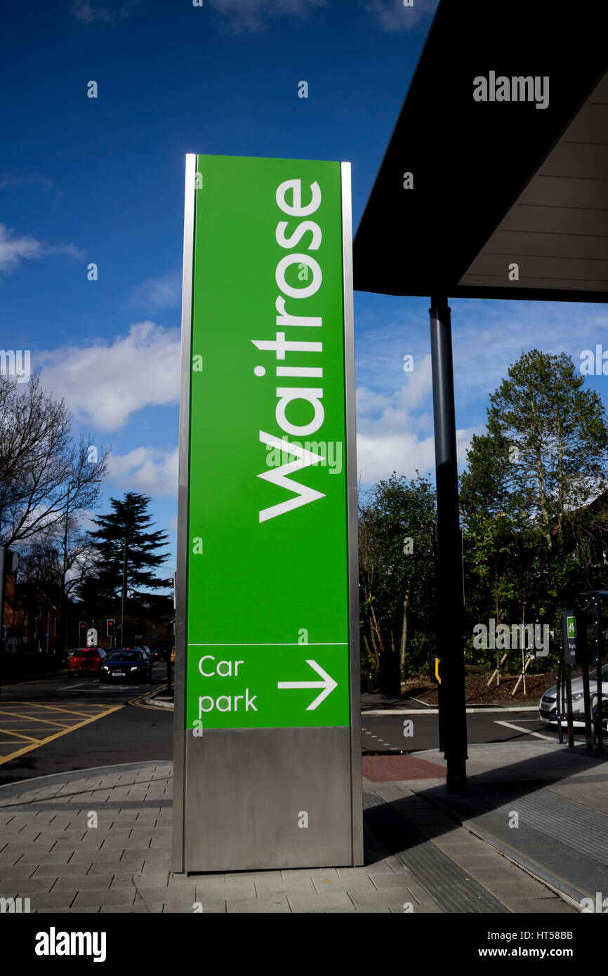 Supermarket car park sign hi-res stock photography and images - Alamy