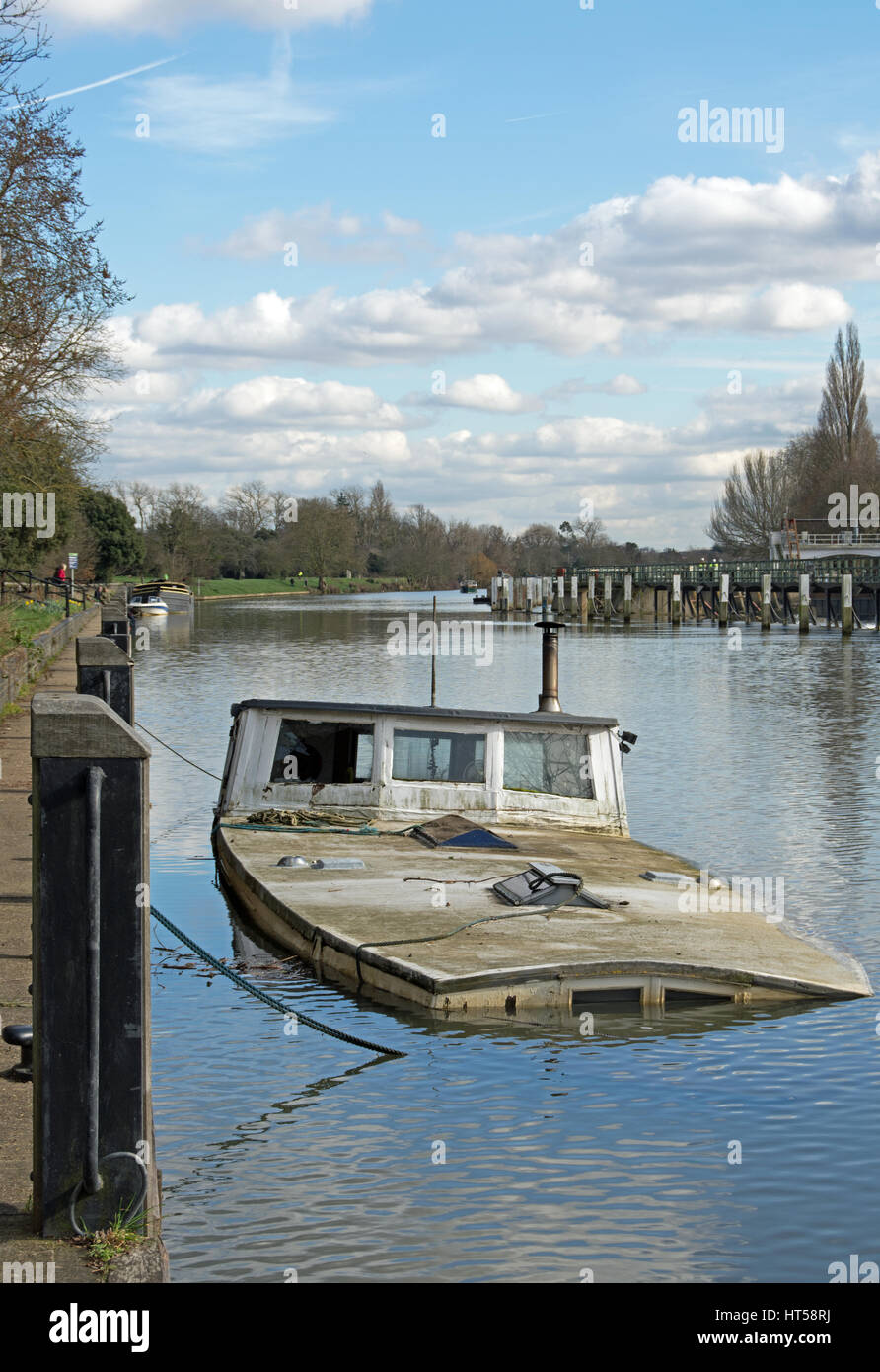 Submerged boat hi-res stock photography and images - Alamy