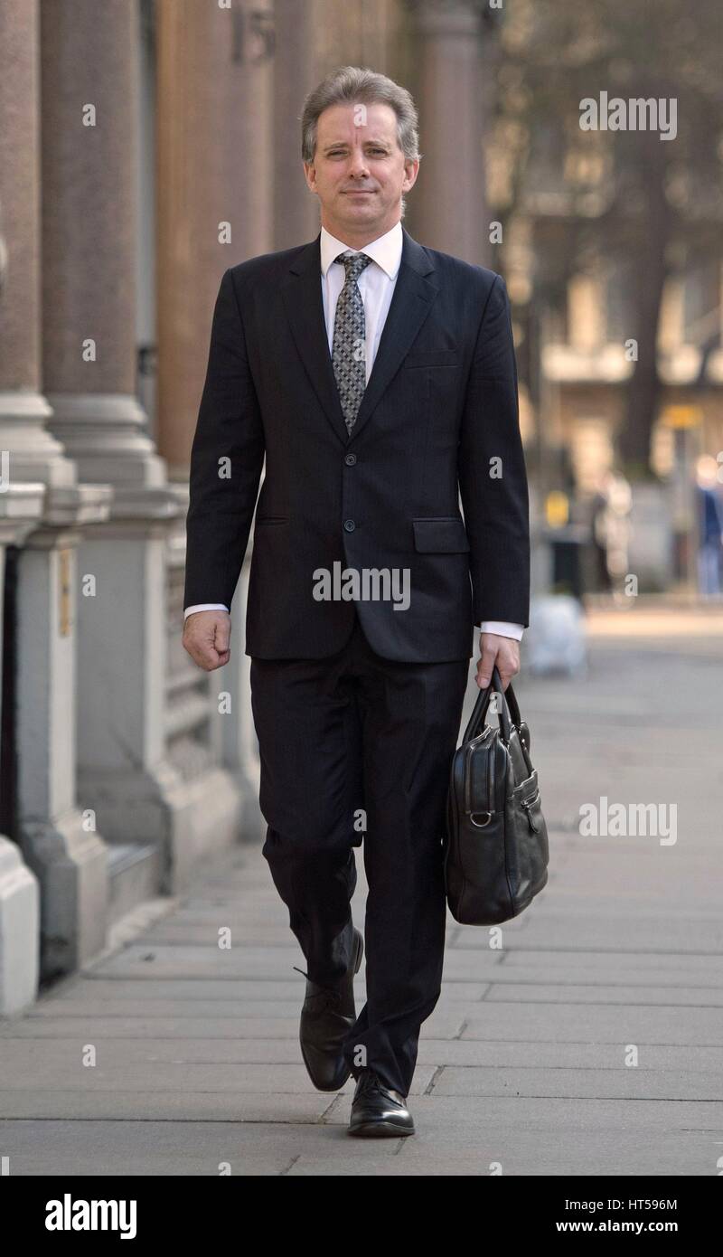 Christopher Steele, the former MI6 agent who set-up Orbis Business ...