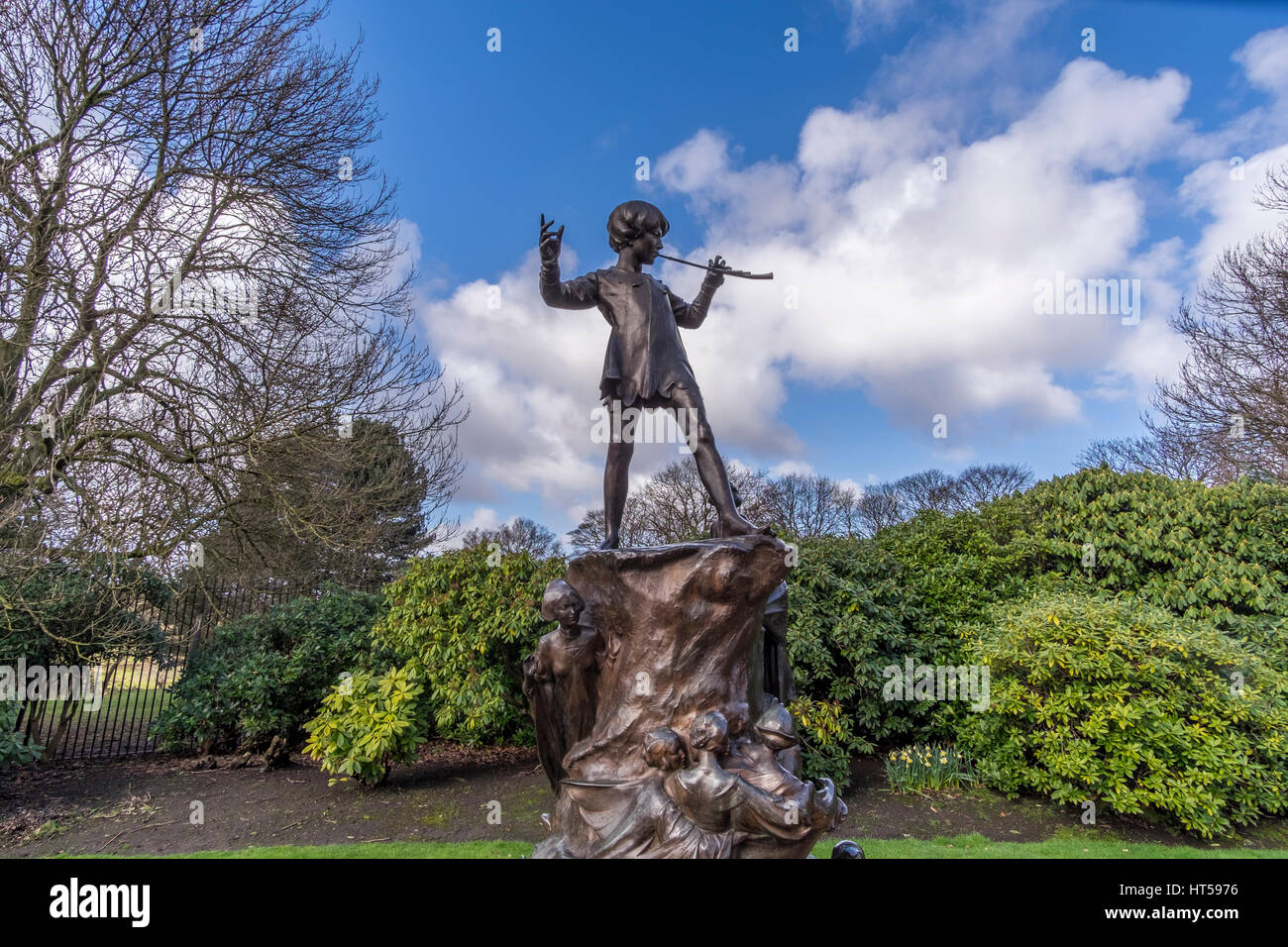 Peter pan monument hi-res stock photography and images - Alamy
