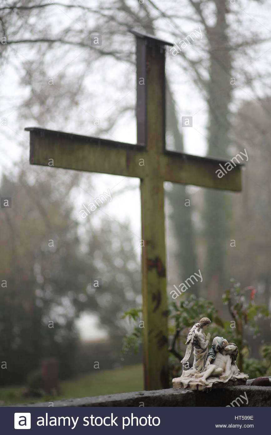 Mary mother of jesus cross hi-res stock photography and images - Alamy