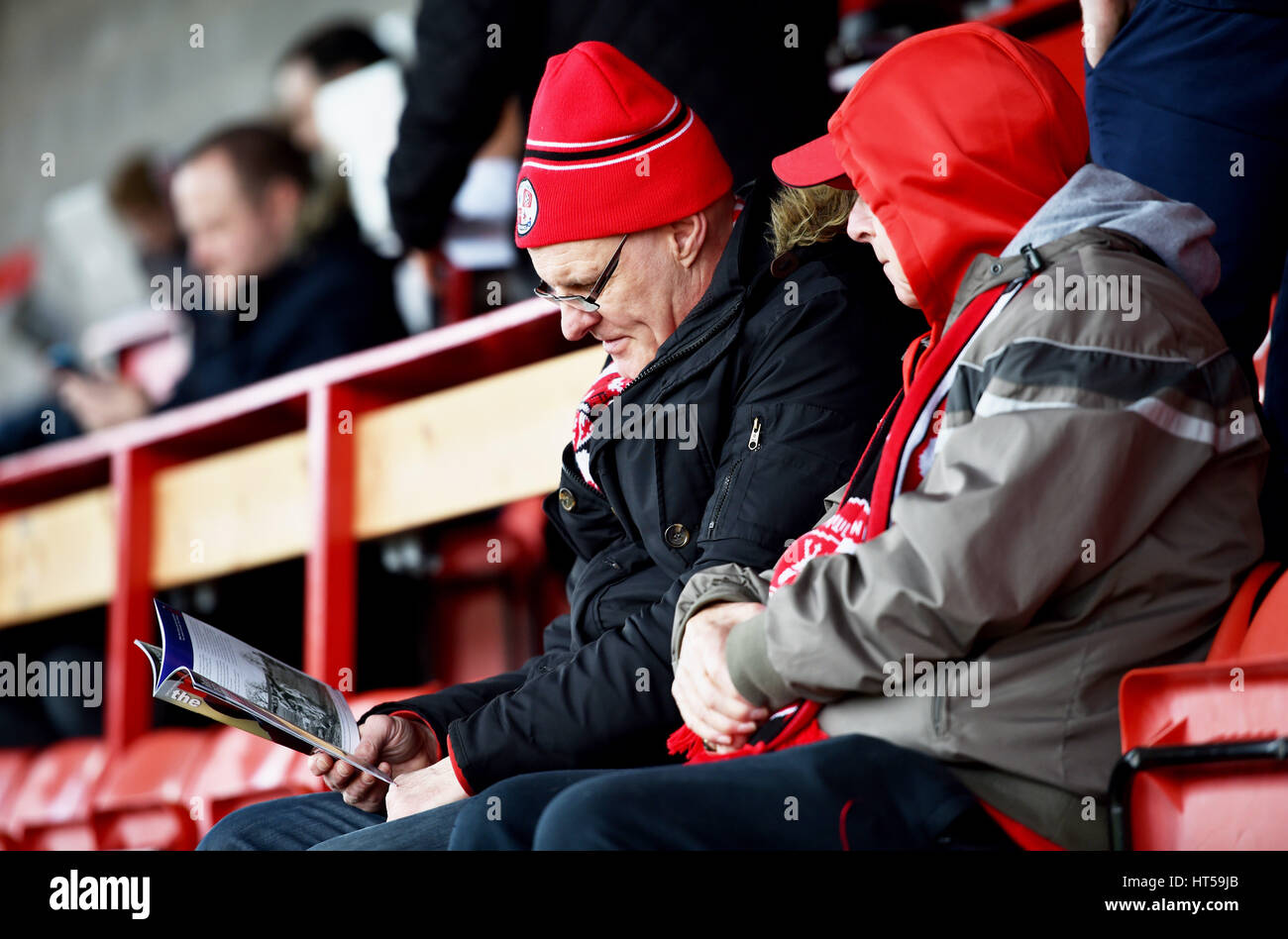Reading football club fans hi-res stock photography and images - Alamy