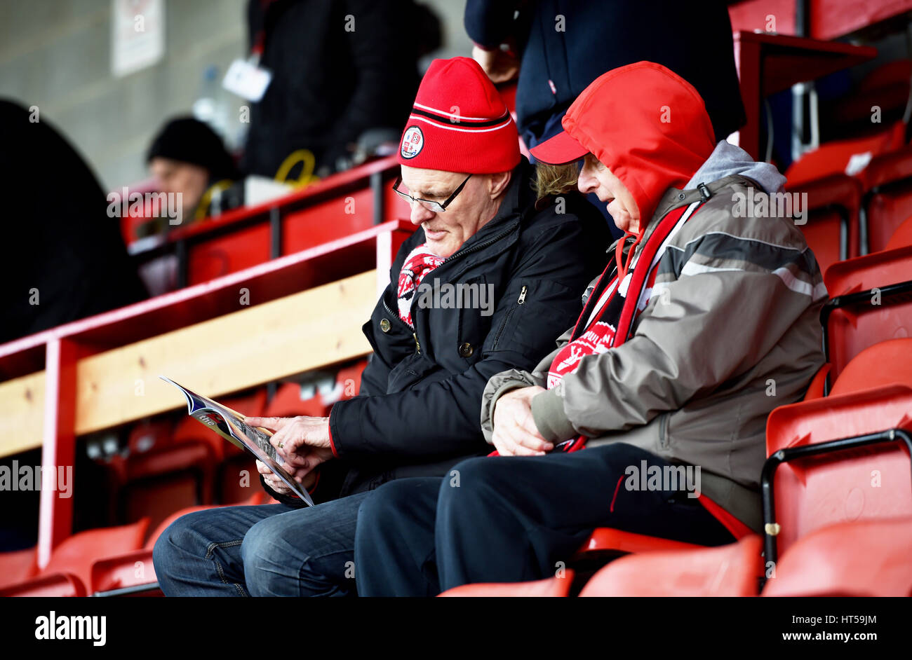 Reading football club fans hi-res stock photography and images - Alamy