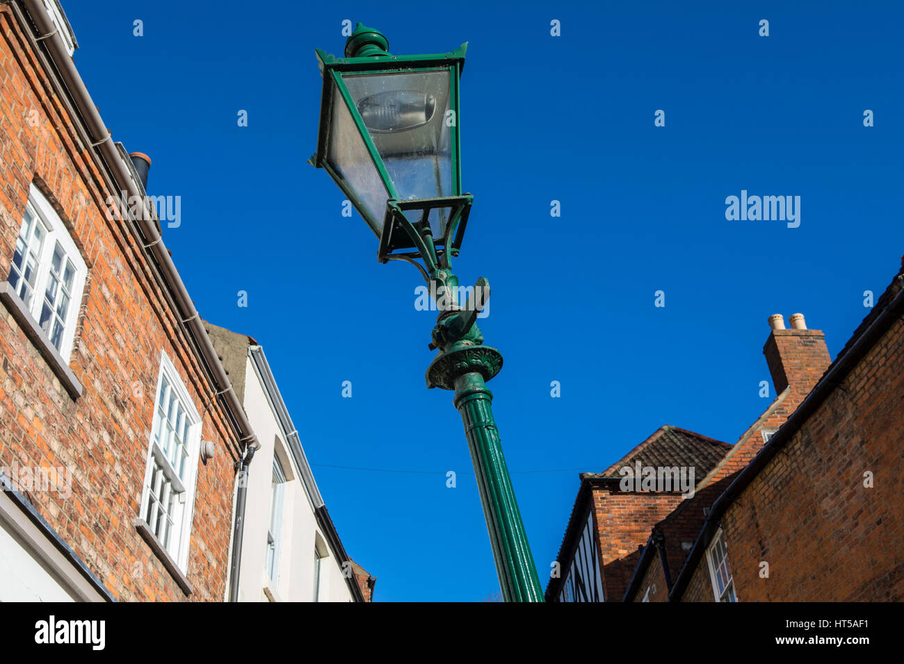 Leaning lamp post hi-res stock photography and images - Alamy