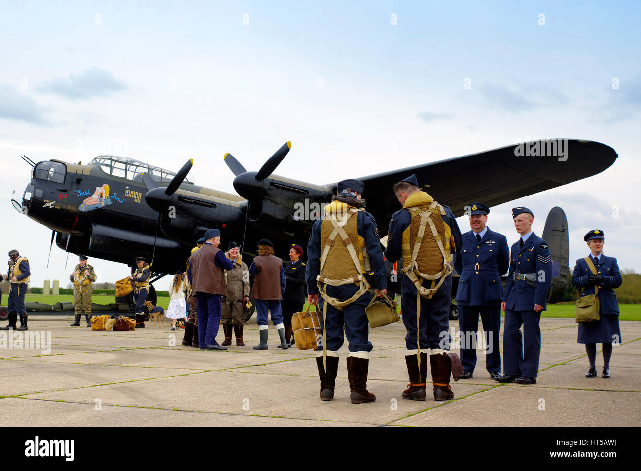 Ww2 airfield hi-res stock photography and images - Alamy