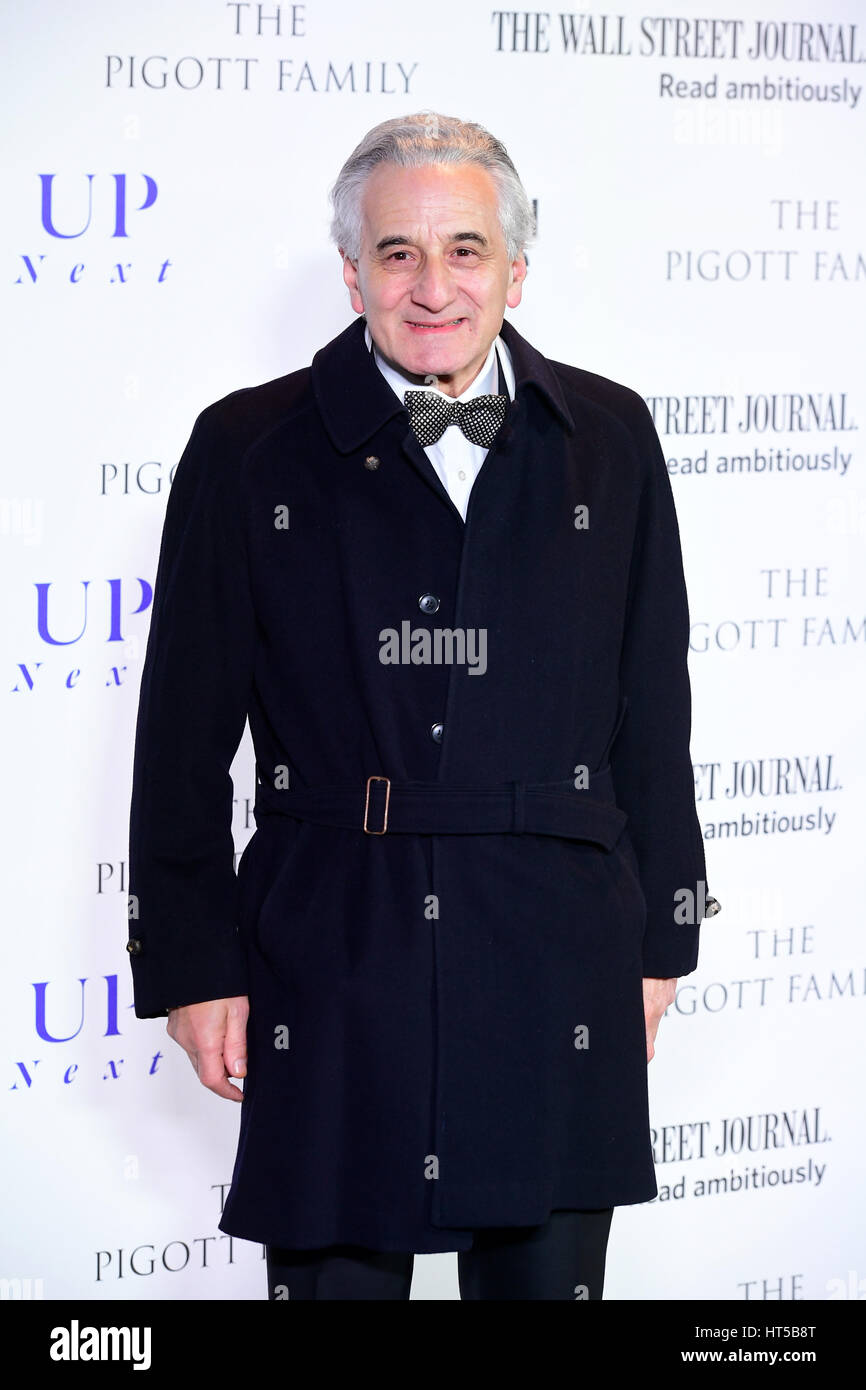 Henry goodman hi-res stock photography and images - Alamy