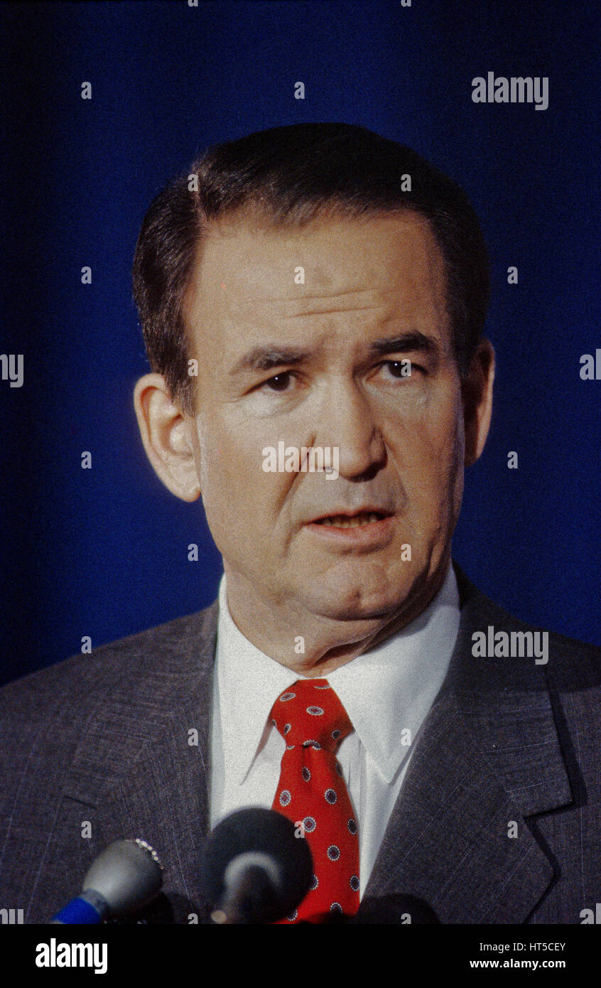Pat Buchanan portrait Washington DC., 1992. Photo by Mark Reinstein ...