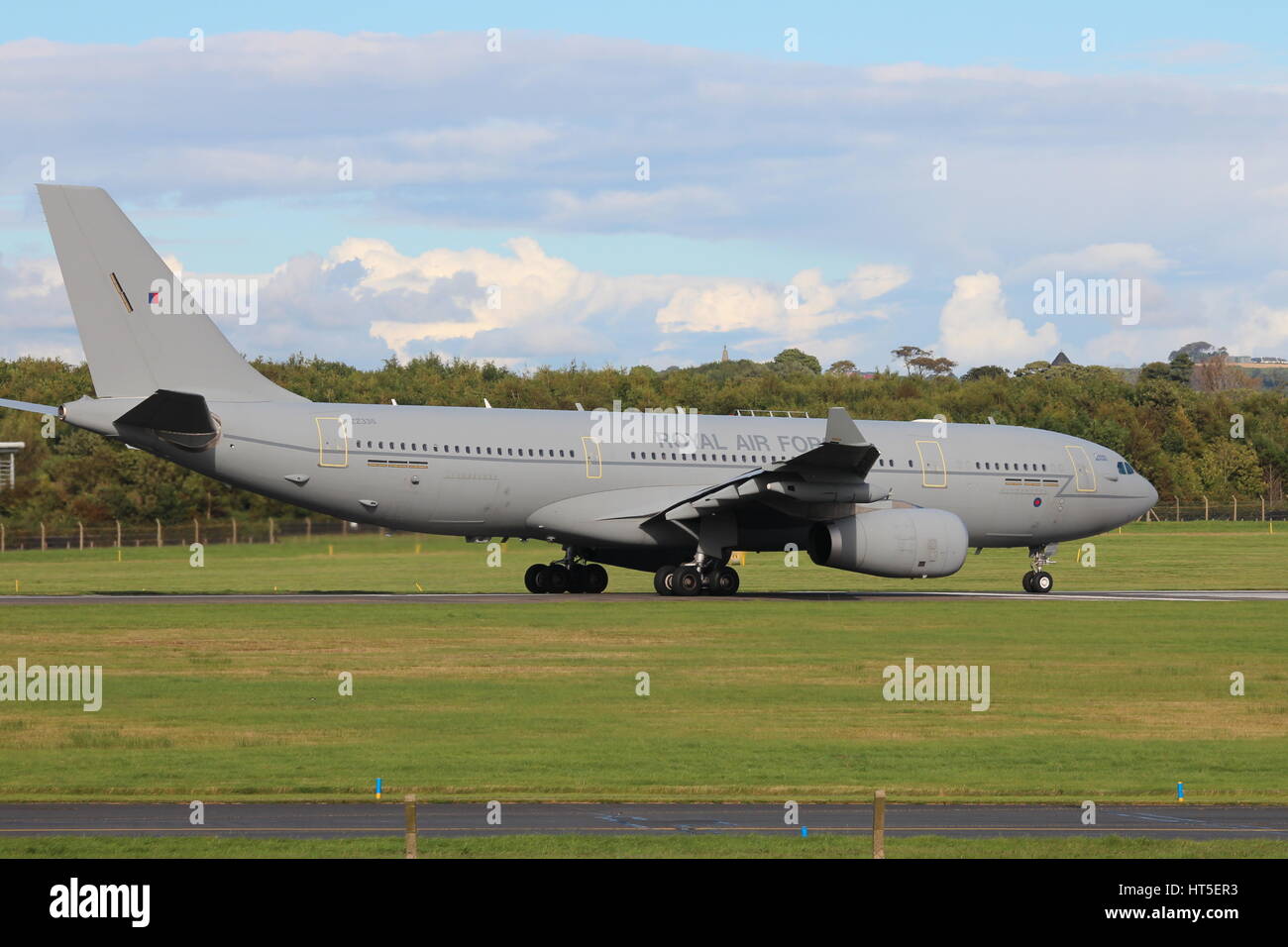 Airbus a330 243 air tanker raf hi-res stock photography and images - Alamy