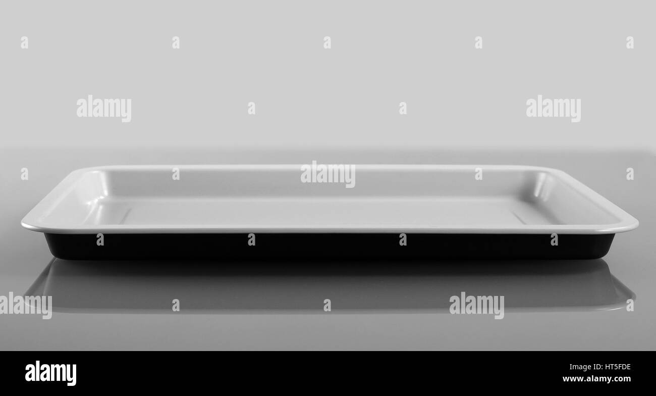 Empty plastic shallow dish Stock Photo - Alamy