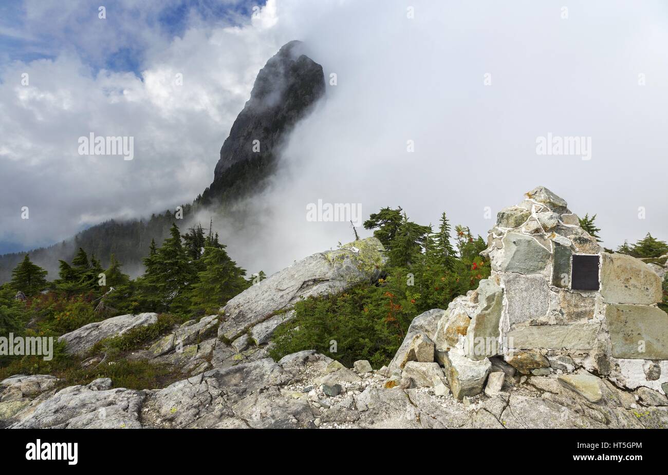 Golden ears park hi-res stock photography and images - Alamy