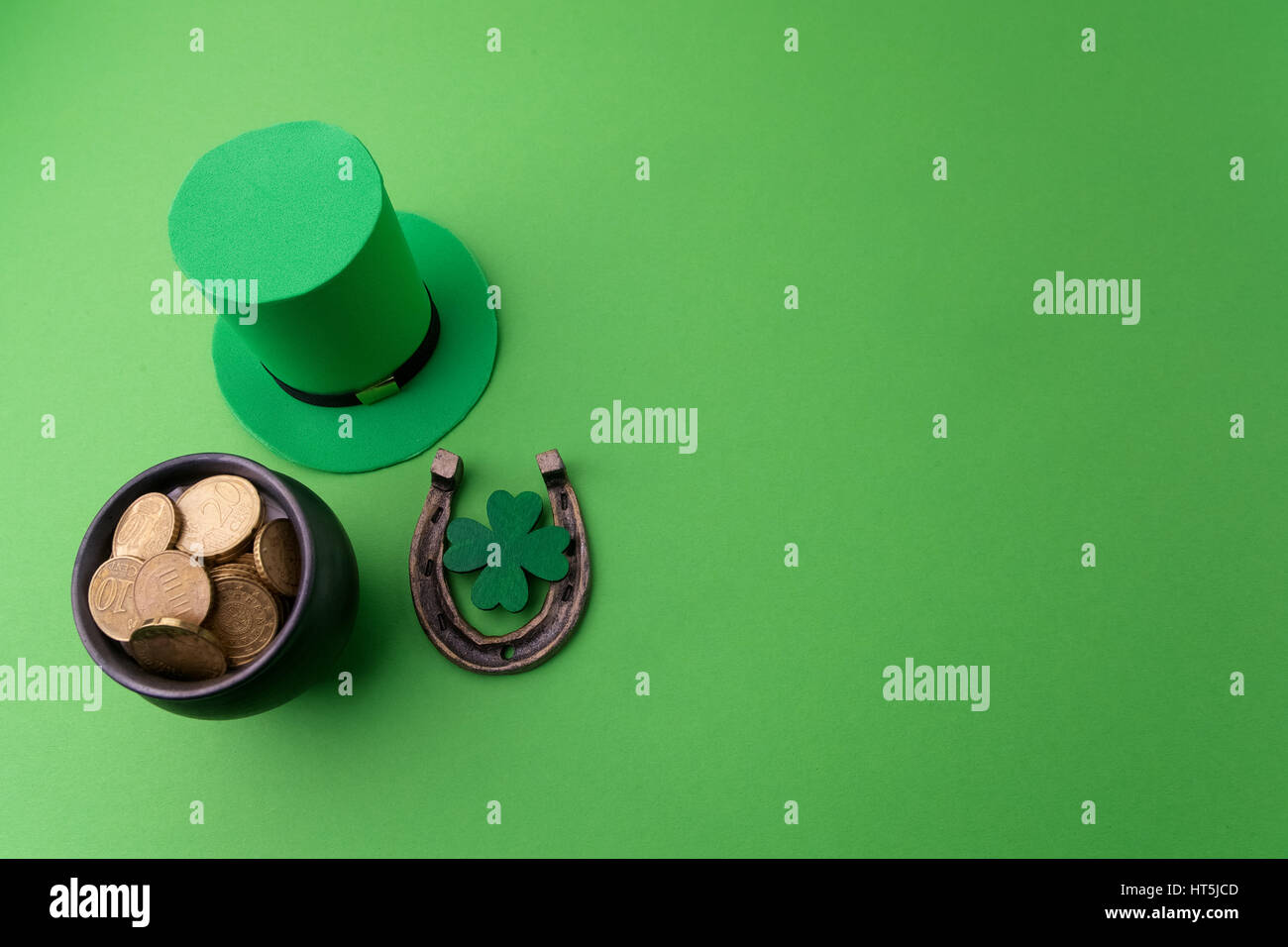 Happy St Patricks Day leprechaun hat with gold coins and lucky charms ...