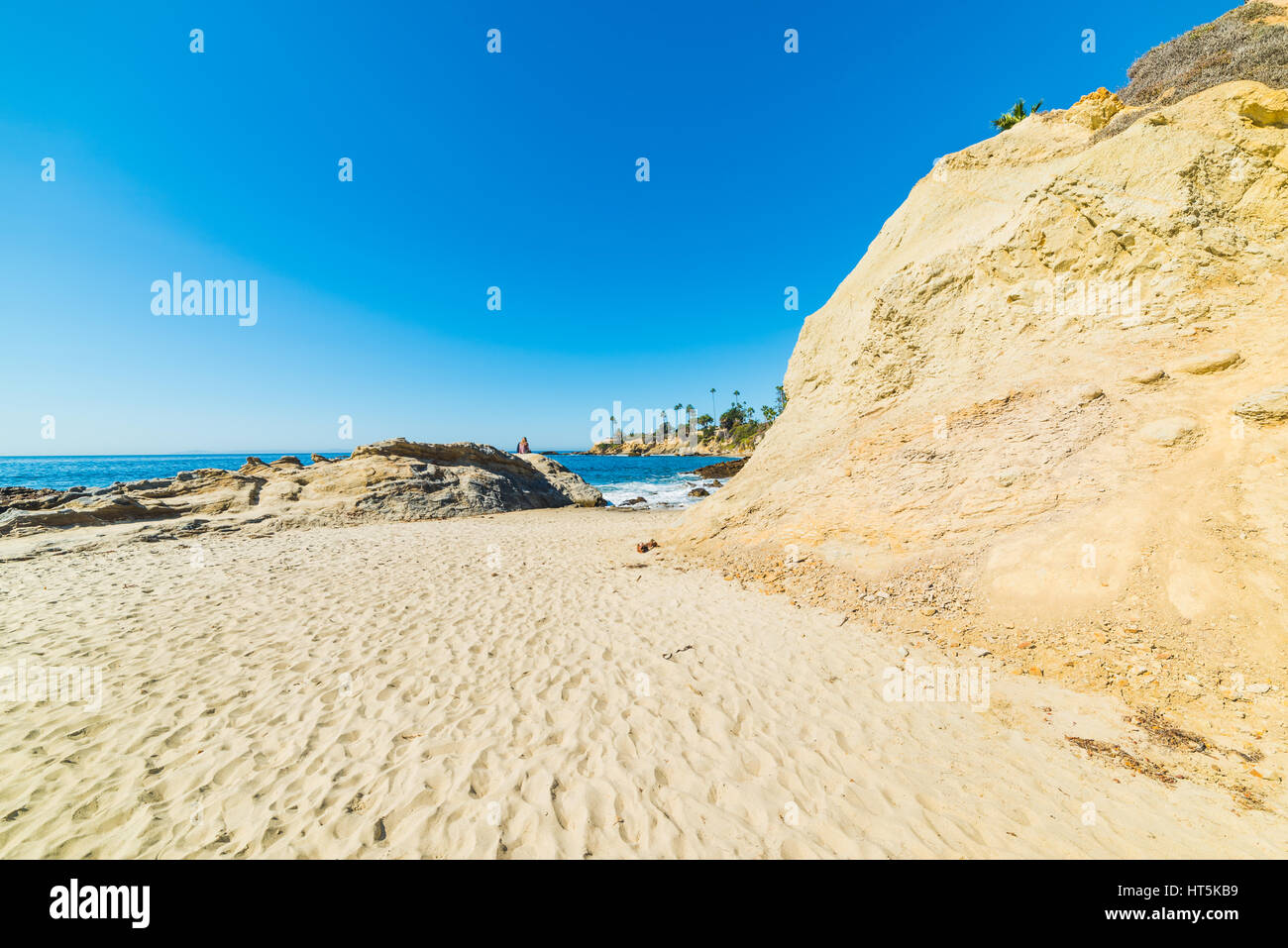 rocks and golden sand in Laguna Beach, California Stock Photo - Alamy