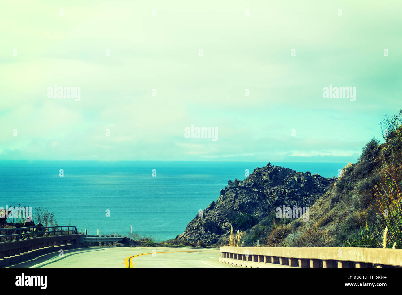 Coastal environment highway in california hi-res stock photography and ...