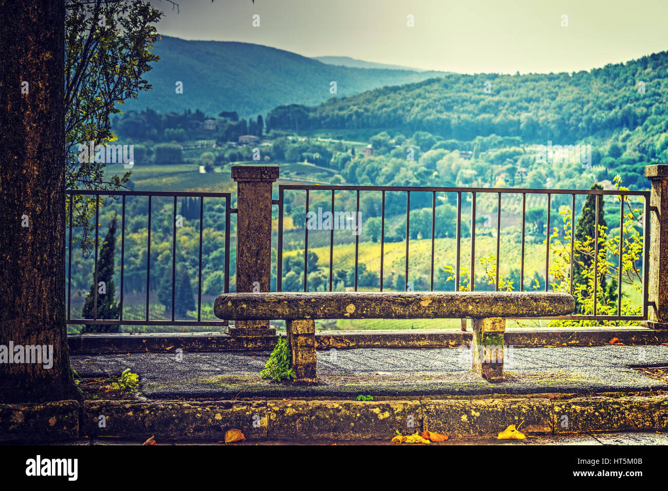 stone bench in Tuscany, Italy Stock Photo - Alamy