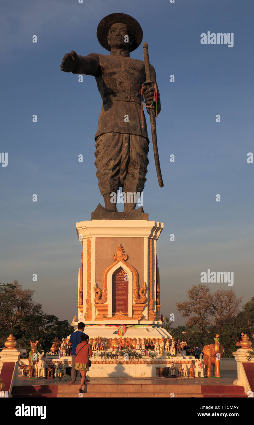 Laos, Vientiane, King Chao Anouvong, statue, monument Stock Photo - Alamy