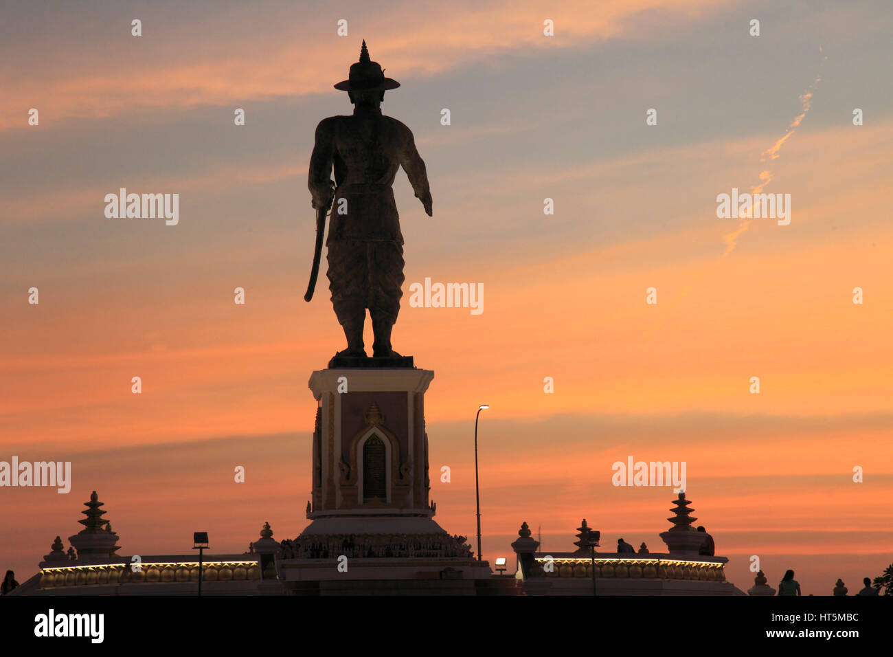 Laos, Vientiane, King Chao Anouvong, statue, monument Stock Photo - Alamy