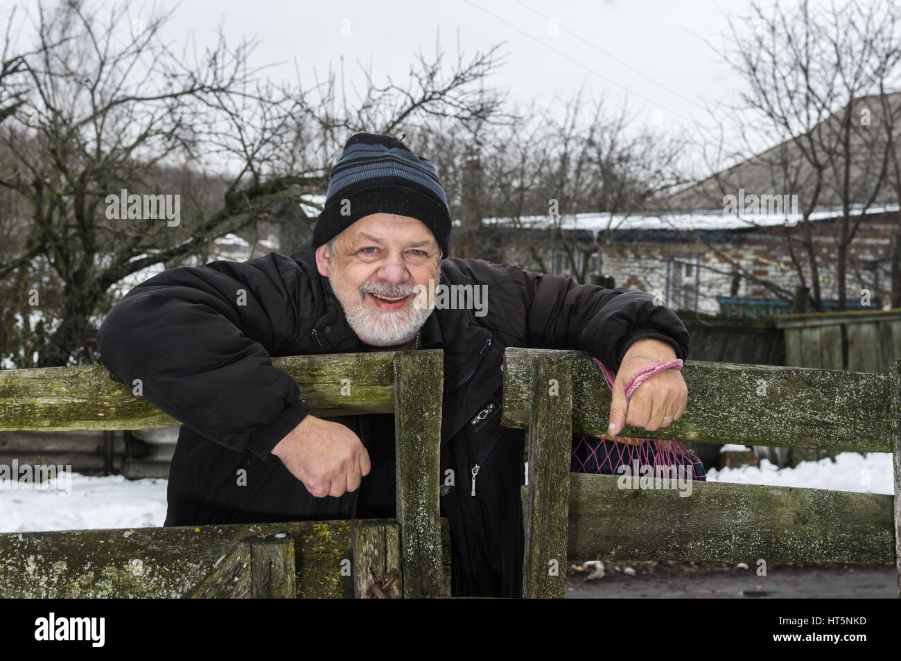 Old ukrainian man hi-res stock photography and images - Alamy